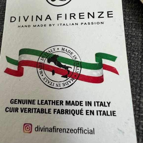 Divina Firenze | Bags | Nwt Divina Firenze Phone Small Crossbody Bag ...